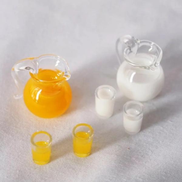 【商品説明】ミニチュア朝食ジュース ３点セット（オレンジジュースorミルク）手のひらサイズ朝食ドリンク　朝食ギフトアイテム　朝のミニチュアジュースセット　手軽な朝の元気ドリンク　贈り物にぴったりの朝食アイテム内容数：３点セット（ポット１点 ...