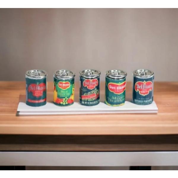 【商品説明】ミニチュア缶詰めトマト ケチャップ缶 5本セット金属製　ミニチュア食品アクセサリー　リアルミニチュア　手のひらサイズ金属製ミニチュア　 缶詰めトマトミニアート　ミニチュアディスプレイアイテム内容数：5本素材：金属サイズ：約14ｘ...