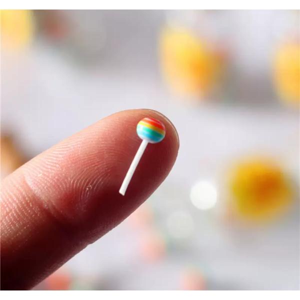 ミニチュアサイズのキャンディは、楽しいおもちゃやドールハウスのアクセントとして最適です。細部までこだわったデザインで、リアルな食べ物の雰囲気を手軽に楽しむことができます。カラフルでかわいらしいミニチュアお菓子は、コレクションやクラフトにもぴ...