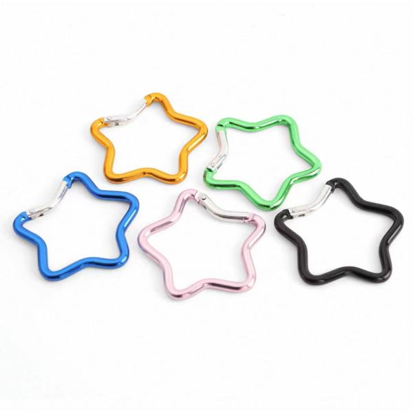 カラビナ 星型 スター 1個 全10色 キーホルダー バッグチャーム 繋ぎ 金具 チェーン 留め具 推し活 推しカラーユニークな星型のデザインで、アウトドア活動や日常使いにおいても目を引くアイテムです。数量：1個サイズ：幅約48 x 48m...