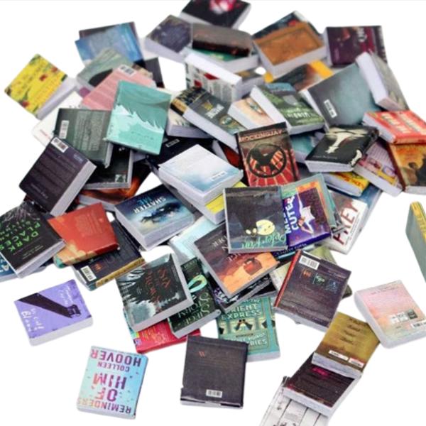 ミニチュア雑誌 本 1冊 精巧な雑誌 ミニチュア ミニチュア雑貨 （ランダム 指定できません）内容数：1冊サイズ：約15 x 20 x 3ｍｍ材料：紙ドールハウスのリビングルームやカフェのディスプレイにぴったりで、リアリティを一層高めてくれ...