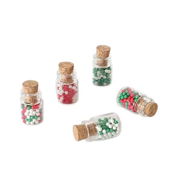 【商品説明】ミニチュアチョコレートビーンズ キャンディ １点 全4色 ジャーボトル お菓子 ドールハウス用 小さな食べ物 クリスマス内容数：1点素材：プラスチック/ガラスカラー：・ホワイト x グリーン・ホワイト x レッド・ホワイト x ...