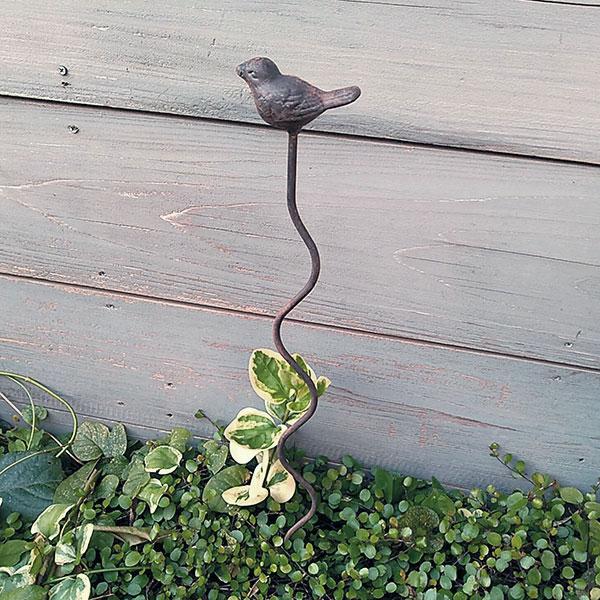 鉄鋳物のガーデンスティック。花壇や通路、鉢植えにさして、アクセサリーとしてご利用ください。※詳しい商品説明は下のほうに記載があります