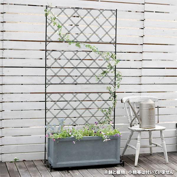 お庭やベランダが狭くてもガーデニングは楽しめます縦のスペースを有効活用して、プランターやガーデンツールをハンギングしたり、プランターから伸びる薔薇や朝顔、ゴーヤのツルをからませたり。ハロウィンデコレーションや、クリスマスイルミネーションも飾...