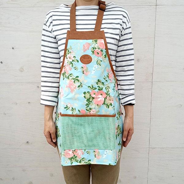 オランダのガーデン雑貨ブランド「エッシャーデザイン」の園芸用エプロンです。ローズプリントがかわいく、前にポケットがありハサミやグローブなどを収納することができるので便利です。是非グローブとお揃いでお使いください。※詳しい商品説明は下のほうに...