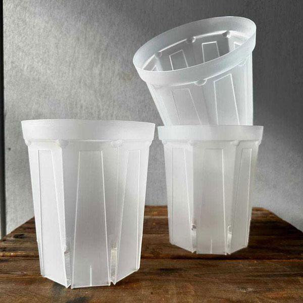 ポトスで有名な生産者の浅岡園芸さんが考案した、人気の透明スリット鉢『NEgamieru　ネガミエル』に7号ロングサイズが登場です！5号から6号ポットの植え替えにおすすめです。透明なスリット鉢なので根の成長を見て楽しめる面白い鉢です。根と土の...