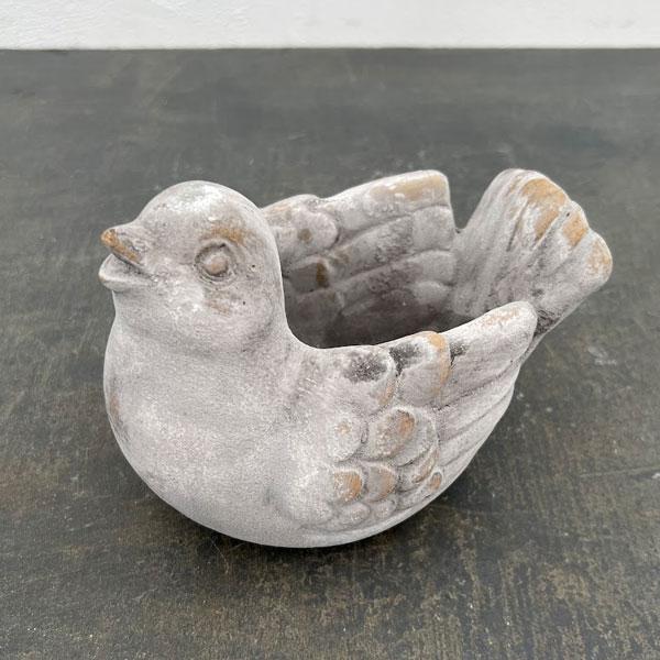 可愛らしいプランターです。ポットに植物を植えてお楽しみください。※詳しい商品説明は下のほうに記載があります