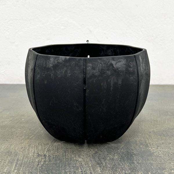 光と風が通う、美と機能を兼ね備えたアートな鉢「Senシリーズ」が誕生しました。従来のスリット効果を備えつつ、上質なデザイン性を兼ね備え、そのままインテリアとしても飾ってもフィットするスマートな植木鉢です。※詳しい商品説明は下のほうに記載があります