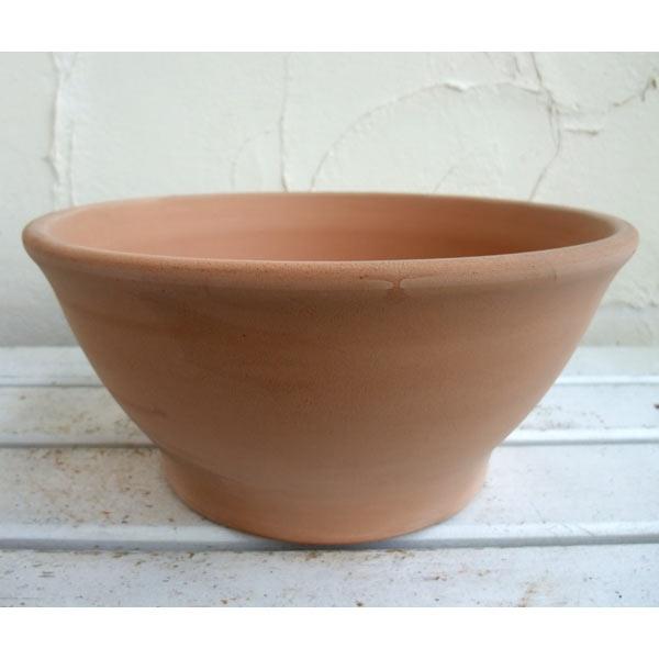 植え込み易い、シンプルデザインのホワイトテラコッタ。ずっとそばに置きたくなる、優しい色合いです。※詳しい商品説明は下のほうに記載があります