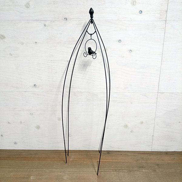 小鳥のケージ風にデザインされたトピアリー。8〜10号位の鉢に合います。※詳しい商品説明は下のほうに記載があります