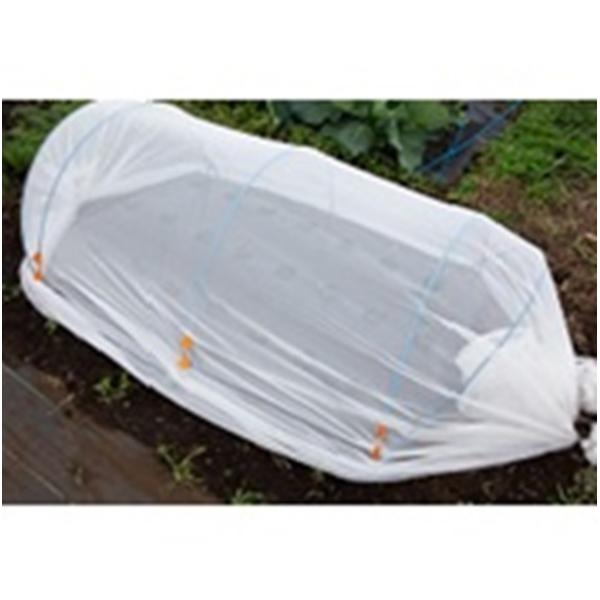 ・国産超軽量ポリエステル、ソフト寒冷紗。・寒冷紗なのに不織布のような柔らかさを持ち合わせています。・不織布＆寒冷紗１枚２役、防虫＆防霜、年中使用可能です。・約0.3mmの極細目合い