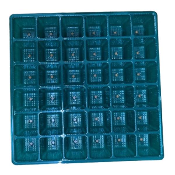 特殊構造のため保水性に優れた萎稠を防ぐ。サイズ：約285ｍｍ×約285ｍｍ36穴