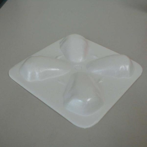 南瓜、西瓜などの玉直し作業の台座として利用可能。1袋＝100枚入