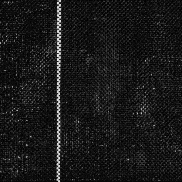 高い遮光性によりハウス内などの防草用として適しています。又、水を通しますので、通路のぬかるみ防止などにも利用できます。すべりにくく、環境に優しいポリプロピレン使用。＊使用条件により防草効果に差がありますのでご注意下さい。