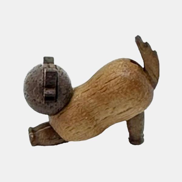 伸びをするネコ。別売の【wooderful life DIYオルゴール 回転ベース】にお好みのレイアウトで接着してオリジナルオルゴールを作ることができます。あなただけの組み合わせでお気に入りのオルゴールに。追加でメッセージプレート（別売）を...