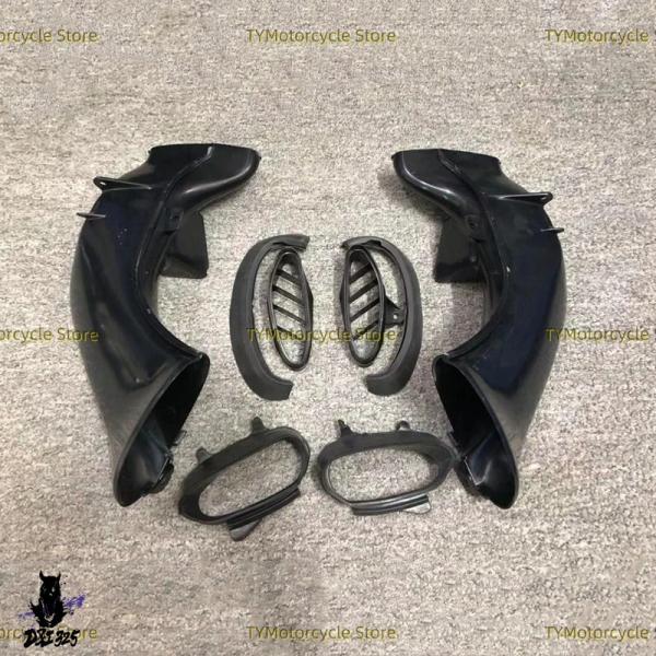 【商品仕様】Yamaha YZF-R1 2004-2006年式対応 エアダクトカバー。高品質ABS樹脂製・ボルトオン取付・OEM互換設計。事前ドリル済みで取り付け簡単。当店の商品は海外社外製品が主となります。画像をよくご確認お願いします。・...