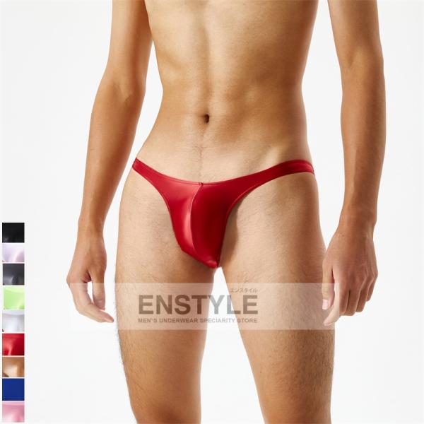 【発売日：2023年05月25日】光沢のあるさらさらつるつるサテン風生地のメンズTバックです。シルクのような高級感のある生地で、伸縮がよく非常に柔らかな肌触りで気持ちよく着用できます。フロントポーチはモッコリのアウトラインになるよう仕上げて...