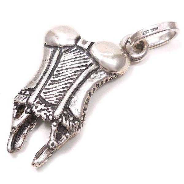 イタリアのシルバーアイテムメーカー：ジョバンニ・ラスピーニによる、ビスチェの銀製クラシカル・ミニチュアチャームです。一風変わったセクシーなチャーム。チャームとしてだけでなく、ペンダントやストラップ、キーホルダーなどとしてもお使い下さい！「G...