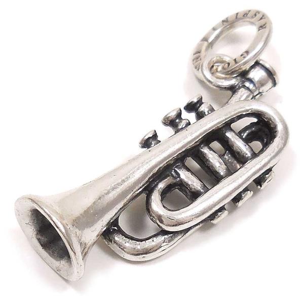 イタリアのシルバーアイテムメーカー：ジョバンニ・ラスピーニによる、トランペットの銀製クラシカル・ミニチュア楽器チャームです。ミニミニサイズの楽器チャーム。演奏者の方が演奏楽器のシルバーチャームをお守りに、という使い方も♪アミュレット（お守り...