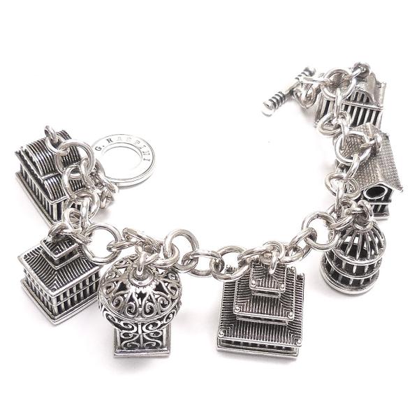 イタリア：ジョバンニ・ラスピーニ、鳥カゴのシルバーブレスレットです。形の違う、7つの鳥かごが注目を集めるユニークなブレスレットです。中には、日本のお城のようなデザインの物も。鳥かごという意味ありげなモチーフ個性的。他のどんなブレスレットにも...