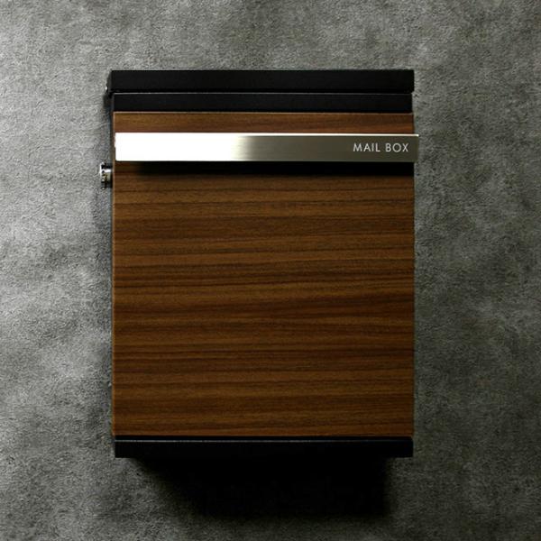 開閉部や扉に静かに閉まるダンパーが付いているので、手を挟みにくくポストを傷付けません。飽きのこないシンプルなデザイン性と、使いやすさや防犯性も兼ね備えたポスト。■サイズ：本体：幅342mm×高さ420mm×奥行き123mm投入口：幅265m...