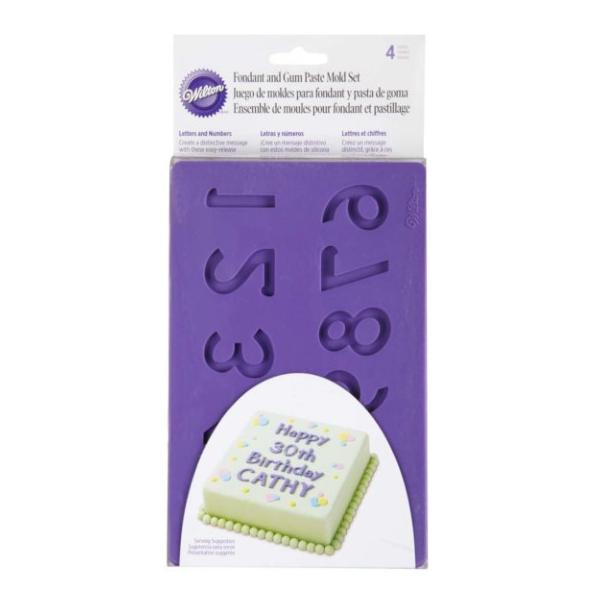 Wiltonロールフォンダンやガムペーストを抜いてケーキやカップケーキの飾りを作ることができるシリコン型。3.5〜4.5cmのアルファベットの大文字、小文字、数字を抜くことができます。