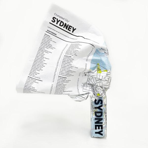 旅行の原始的なツールである" 地図" の現代版アイテム。軽くて柔らかく、防水性があり、いつでも持ち歩きができます。一人用のレジャーシート としても使えるアイテム。従来の地図よりも使いやすく、より楽しく、自由な発想で使用できるマップです。イン...