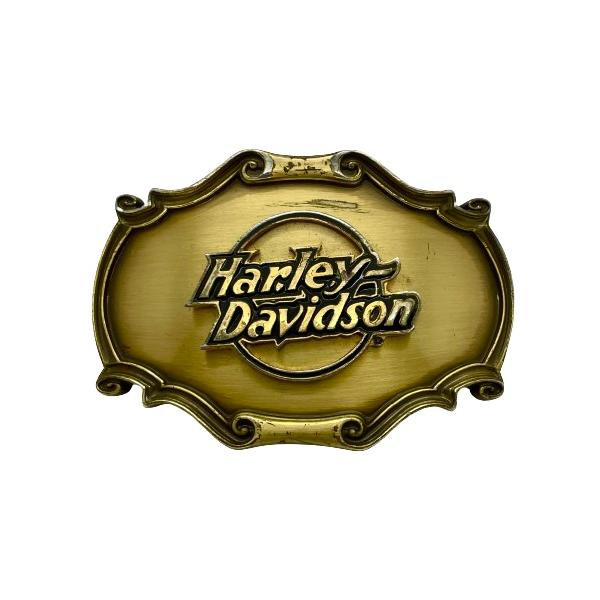 【メーカー名】RAINTREE / レインツリー【品名】HARLEY-DAVIDSON BUCKLE / ハーレーダビッドソン バックル【品番】不明【サイズ】約9.2cm×約6.2cm【カラー】GOLD【特徴】全体的に使用感があり、経年劣化...