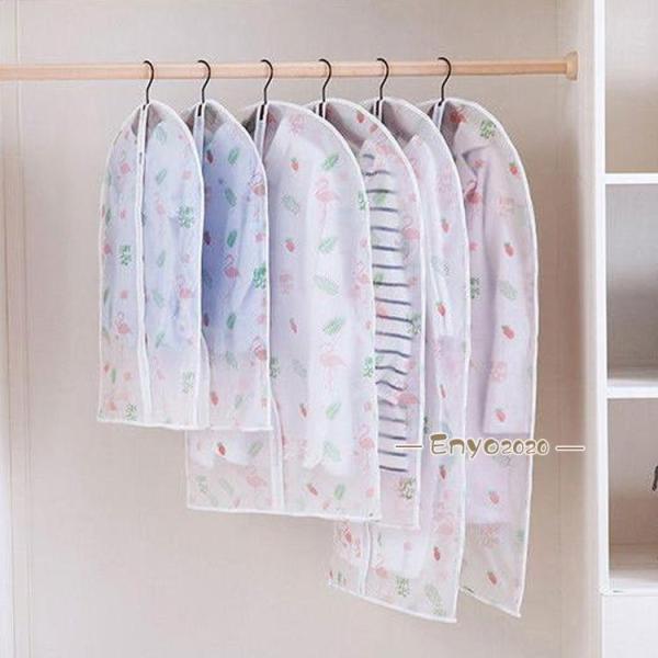 ■ 品名：衣装カバー■ 素材：PEVA■ カラー：全4色■ サイズ：S-XL検索ワード：衣装カバー 洋服カバー 半透明タイプ まとめてタイプ ホコリ防止 衣替え 衣類収納ケース 取り付け簡単 衣類カバー ウエアカバー 洋服カバー 衣類 マチ...