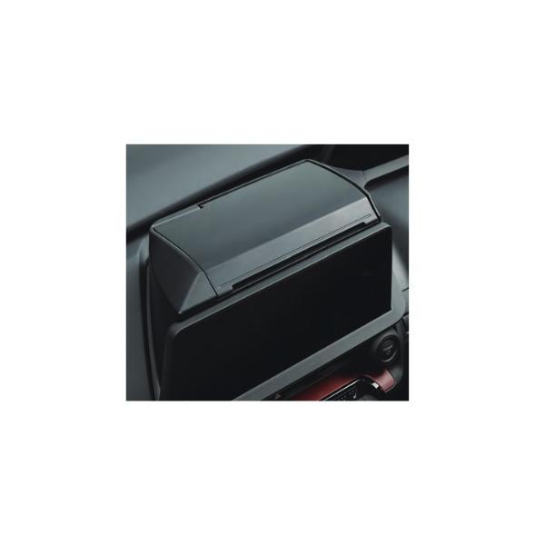 トヨタ純正60系プリウス専用TZ マルチBOX【商品説明】◆ディスプレイオーディオ裏側に設置するボックスです。◆小物入れだけではなく、スリムタイプのティッシュボックスも収納可能です。◆ボックス内の底面に付属のマットを敷くことにより小物を入れ...