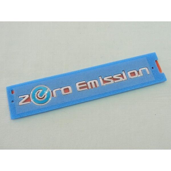 ニッサン純正 ZE1リーフ LEAF 用新ニッサン リア エンブレム他の車種に流用可能【商品説明】◆日産純正新デザインのリーフ用のリアエンブレムです。◆他の車種にも流用可能です！！◆純正部品ですので品質やフィッティングは抜群です！！【適合車...