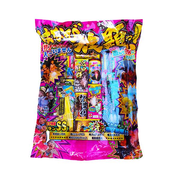 とっても嬉しい☆大容量花火のセットで遊び放題！最初から最後まで花火をたっぷり楽しめる、バラエティ豊かな手持と噴出花火のセットです。●商品サイズW480×H640×D50mm●薬量約117g●セット内容手持花火14本、ナイアガラ花火1本、噴出...