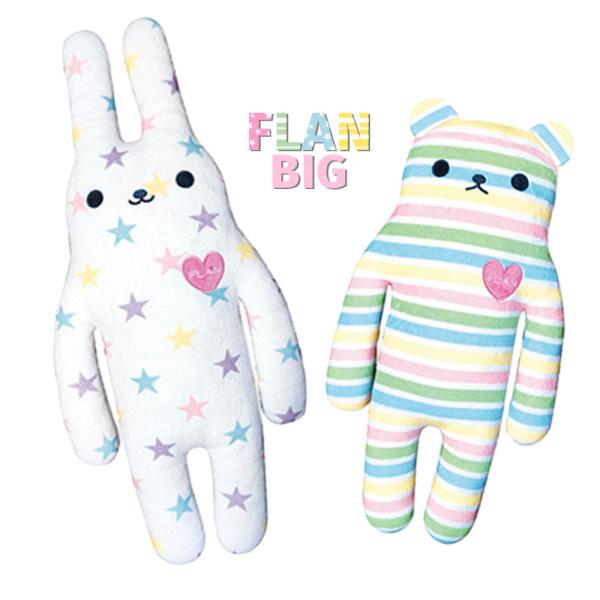 おうちでリラックスしたい時、ちょっぴりさみしい時、おやすみの時にふわふわなFLANが側にいてくれます！ぎゅっと抱きしめたくなるカラフルでBIGなぬいぐるみはいかがですか？■商品サイズ・本体サイズ：約W36×H93×D12.5cm（からふるス...