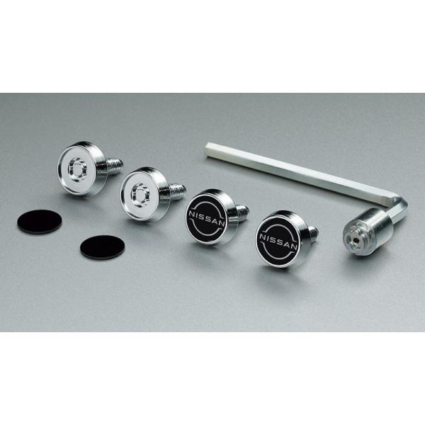 ■適合年式年式：R5年6月〜R7年9月(廃盤 残り在庫わずか)■適合型式２ＷＤ：5AA-B44A、4AA-B45A４ＷＤ：5AA-B47A、4AA-B48A■グレード全グレード■商品詳細光沢のあるクロームメッキにより、一般的なボルトに比べて...