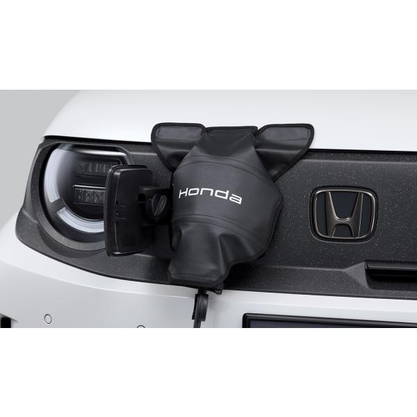 ■適合年式年式：R8年5月〜■適合型式ZAA-JG6■グレード全車■商品詳細収納袋付き品番 08P35-33T-000　　　　　　※防水生地を使用しておりますが、完全な防水を保証するものではありません。※充電コネクターの種類によっては装着で...