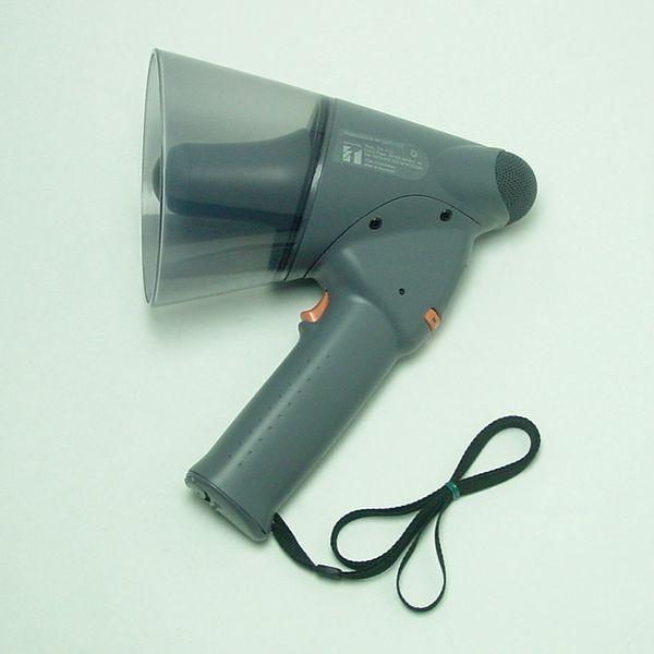 【仕様】防滴仕様サイズ／15.4cm×26.6cm×25cm電源／単3電池6本(別売り)、電池持続時間約8時間(音声時)重量／約660g(電池除く)通話距離／約250m【備考】通話距離は、静かな場所で未使用電池を使用した時のデータです。電池...