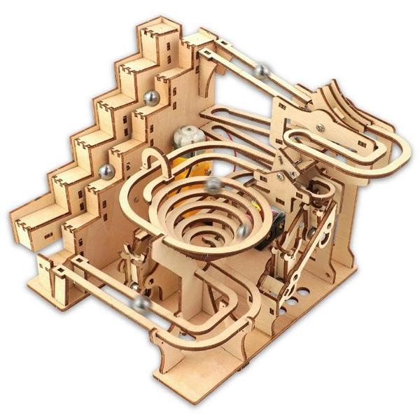 お子様向けの工作キットとして・・・大人が作ってお子様へおもちゃのプレゼントとして・・・手作り作品は、素敵な思い出もつくります。【仕様】対象年齢／9歳以上サイズ／完成サイズ16cm×16cm×13cm重量／約440g素材／ポプラベニヤ、鉄【時...