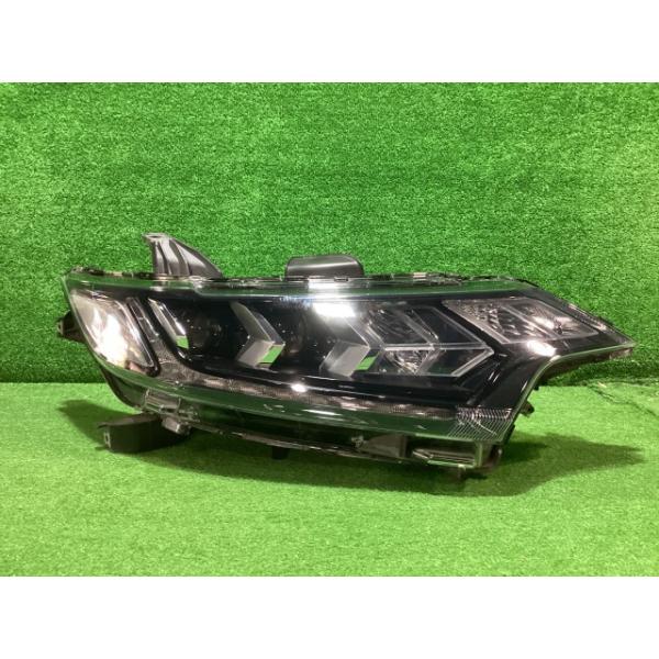 **** 商品説明を必ずご確認ください ****部品管理番号：250919503010800部品メーカー：MOBISメーカー純正品番：8301D330部品名：右ヘッドランプASSY部品メーカー品番：ECM921-01E30部品区分：リサイク...