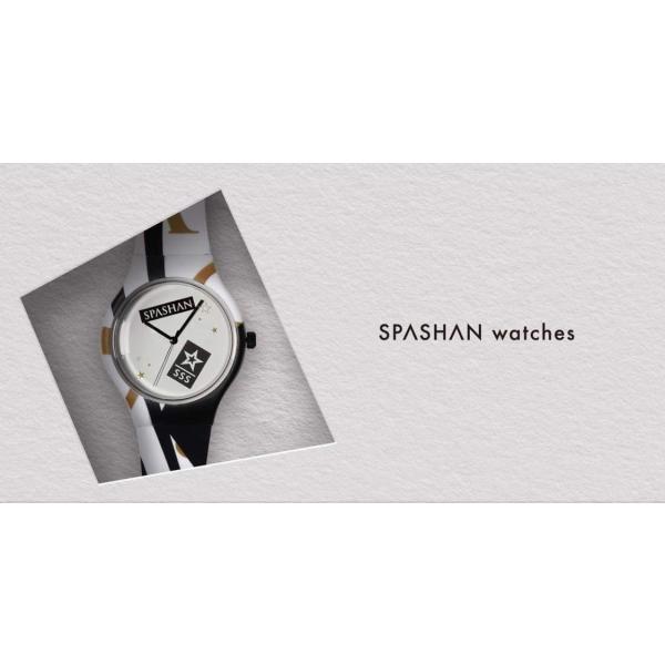 ブラックとゴールドを基調にしたスタイリッシュさとスパシャンのロゴと星をポップにあしらった遊び心をあわせ持ったデザイン。バンド部分は柔らかくマットな質感のラバーストラップで付け心地の良さも抜群です。3気圧防水仕様で気兼ねなくお使いいただけます。
