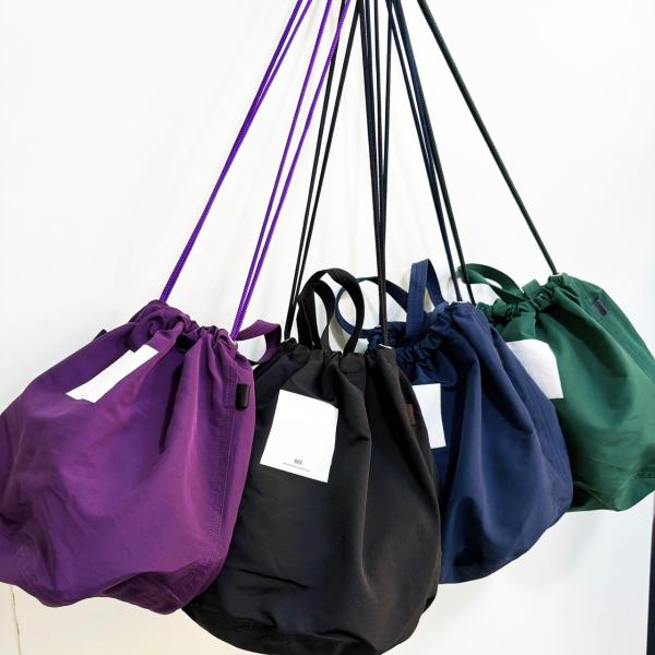 N ,P,ENAPRON PATIENTS  EFFECTS BAGの略ミリタリープロダクトのEFFECT BAGをベースに、現代のライフスタイルにフィットするようデザインされた巾着型のシルエットがアイコニックになっているバッグブランドその...