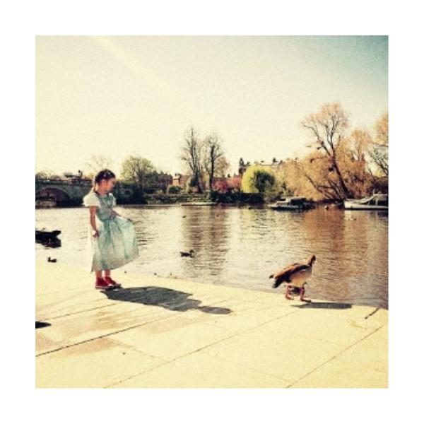 ■発送倉庫:DVD倉庫（※神奈川県からの発送）■種別:CD■発売日:2025/04/25■販売元:ブリッジ■収録:Disc.1／01.鬼さんこちら手の鳴る方へ(4:50)／02.のってけ のってけ(3:51)／03.くらげみたいよ(5:25...