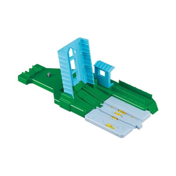 ■発送倉庫:玩具倉庫（※千葉県からの発送）■種別:おもちゃ■発売日:2025/06/21■メーカー:タカラトミー■対象年齢:3歳以上■説明:車両の力で情景が動き出す！アクションタウンの大きなはね橋が登場！ 車両がはね橋に到着すると自動で橋が...