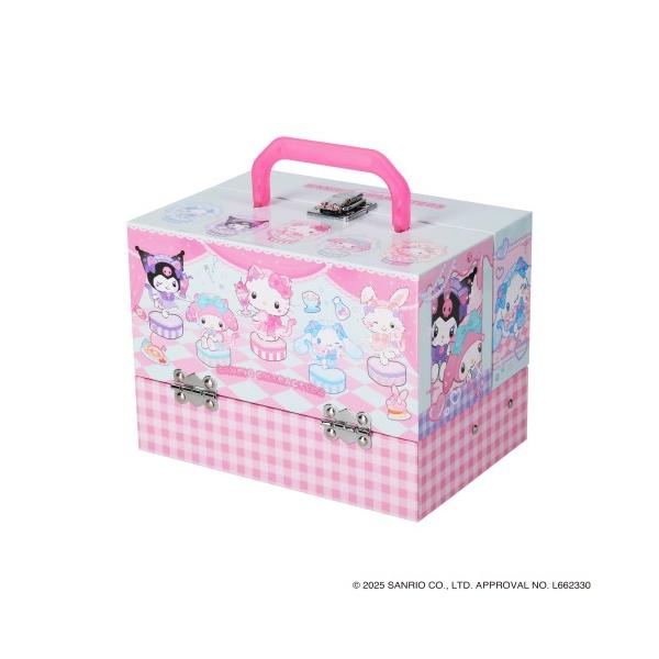 ■発送倉庫:玩具倉庫（※千葉県からの発送）■種別:おもちゃ■発売日:2025/10/25■メーカー:カワダ■対象年齢:6歳以上■説明:「サンリオキャラクターズ」の3段バニティボックスには、心ときめくアイテムがいっぱい！ キラキラのラメが入っ...