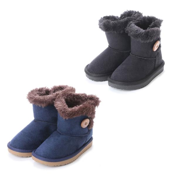 シンプルなデザインで、様々なコーデに合わせやすい スエード調 ショートブーツです。靴の内側にはふわふわで暖かく、履き心地の良いフェイクファーを敷き詰めました。お子様の足元をしっかり包み、冬場でも快適に過ごせます。靴底は防滑意匠を施しているの...