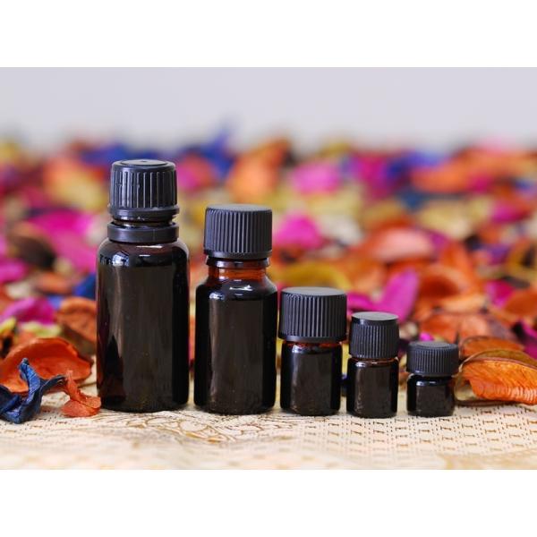 【当店提携工場より本物のベトナム産沈香オイル(沈香油)入荷】ベトナム産のアロマ、天然沈香油１ml【高ランク本物】の量り売りです。こちらの品は沈香から特殊な製法でオイルを抽出し、余分な水分を極力取り除いた正真正銘のベトナム産沈香油（アガウッド...