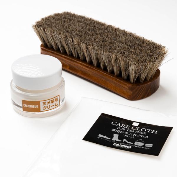 ■ヌメ革用クリーム容量：　30ｇ製造：　日本素材・成分：ジョジョバワックス、ワセリン、キャンデリワックス、ビーズワックス酸化亜鉛、高級アルコール、精製水■馬毛ブラシ幅（W）：148mm高さ（H）：45mm奥行き（D）：50mm製造：ドイツ素...