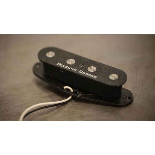 このモデルは最高出力と全音域に渡ってパワーを必要としているプレイヤーの為に設計されています。大型の1/4インチのポールピースにより、SCPB-2よりも弦に対する感度が良くファットなサウンドが特長です。DCR： 11.7kMAGNET： AL...