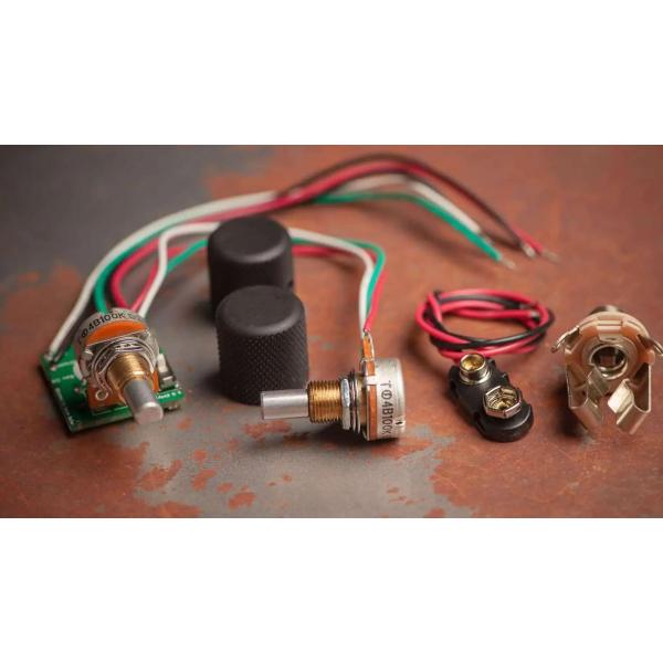 シンプルでコンパクトなこの2バンドサーキットは、多くのプレイヤーが求める周波数帯にフォーカスしており、クリアでディープ、そしてタイトなサウンドを提供します。本体基盤のスイッチにより、トレブルの周波数を選択可能。ローセッティング（3.5kHz...