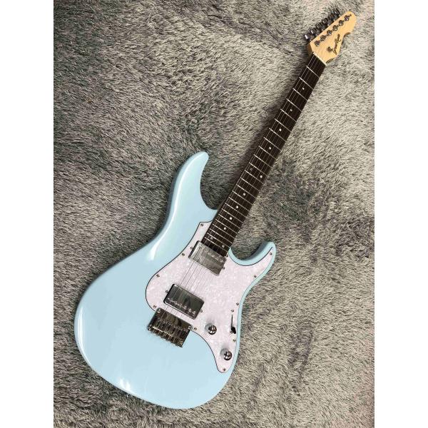 本製品はGrass Roots　G-SNAPPER-DX Black SatinのYAHOOショッピング限定ワンオフ仕様で、ピックアップカバー付きバージョンになっています。レギュラーには存在しない非常に珍しいモデルですので誰とも被らない自分...