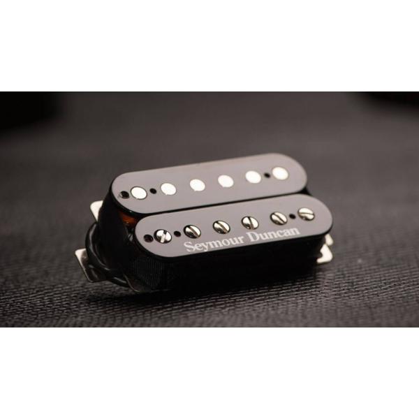 Duncan Customのセラミックマグネットを、アルニコ2マグネットに置き換え、スィートでウォームなキャラクターに変化させたCustom Custom。Duncan Customと比べてピークがミッドレンジに移り、まとまりのあるサウンド...